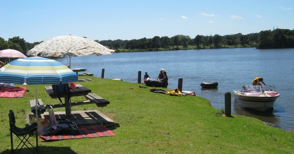 Lake Rotomanu at Western Beach (perimeter) - Open Water Data